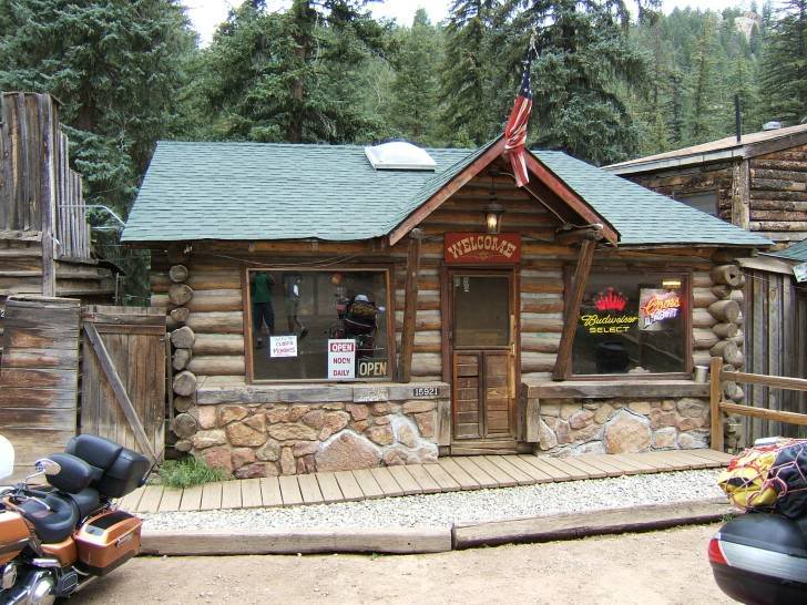 Bucksnort Saloon Urbasm