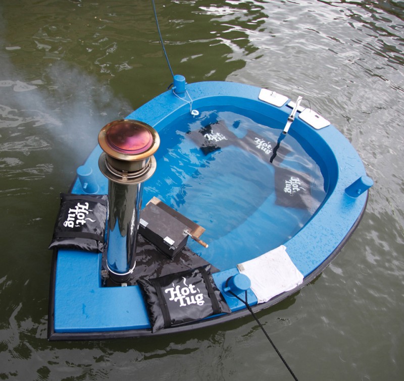 Hot-Tug-Jacuzzi-Boat - Urbasm