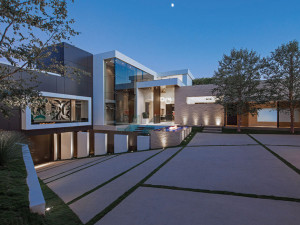 Million-Mansion-Driveway - Urbasm