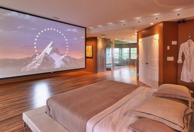 Home-Theater-In-A-Bedroom - Urbasm